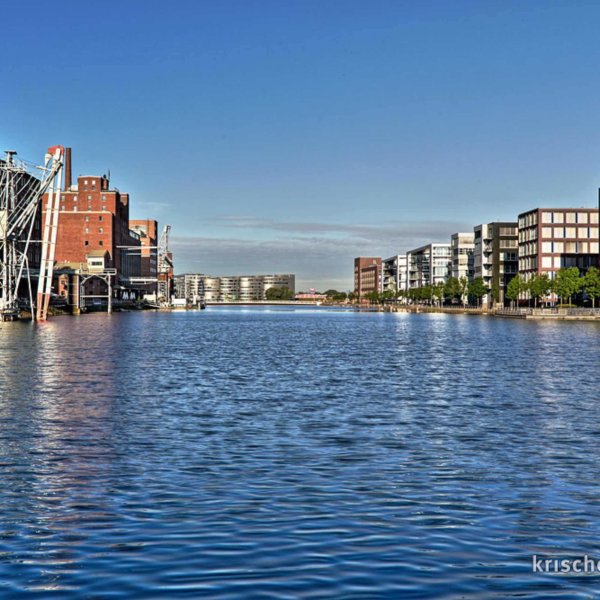 Hafenbecken Duisburg Innenhafen